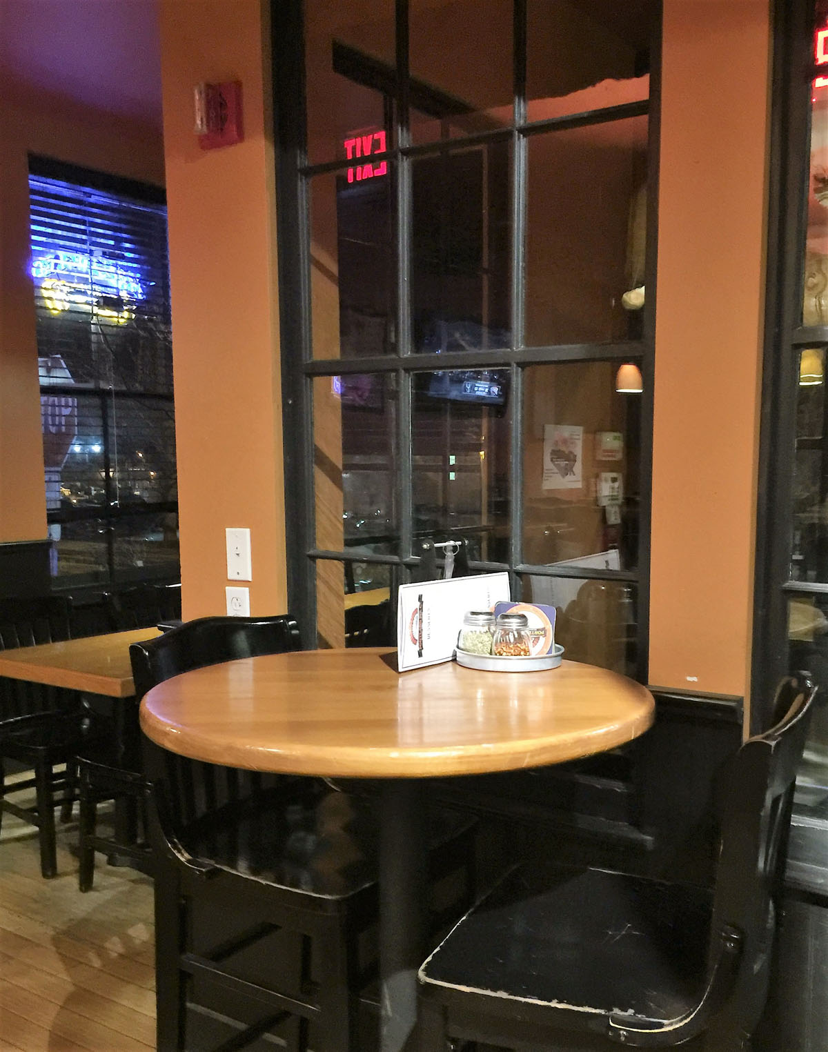 Saturday Night Enjoying Pizza at the Portland Pie Co. – Weekends in Maine